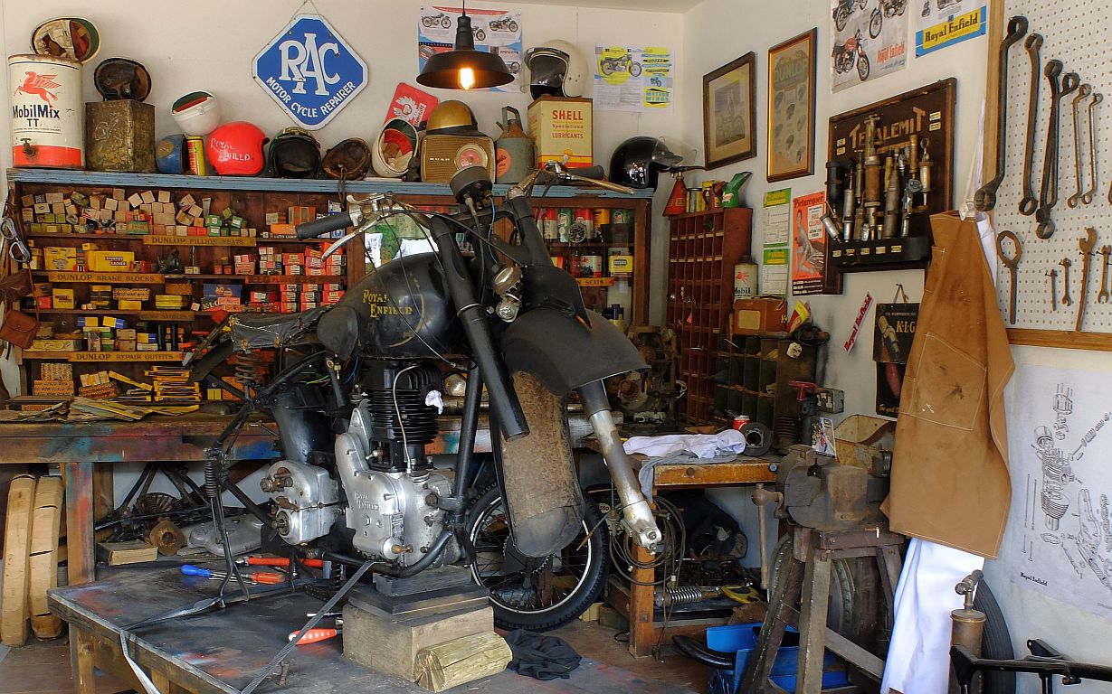 Werkstatt-Rekonstruktion in Goodwood | Vorkriegsautos auf alten Fotos