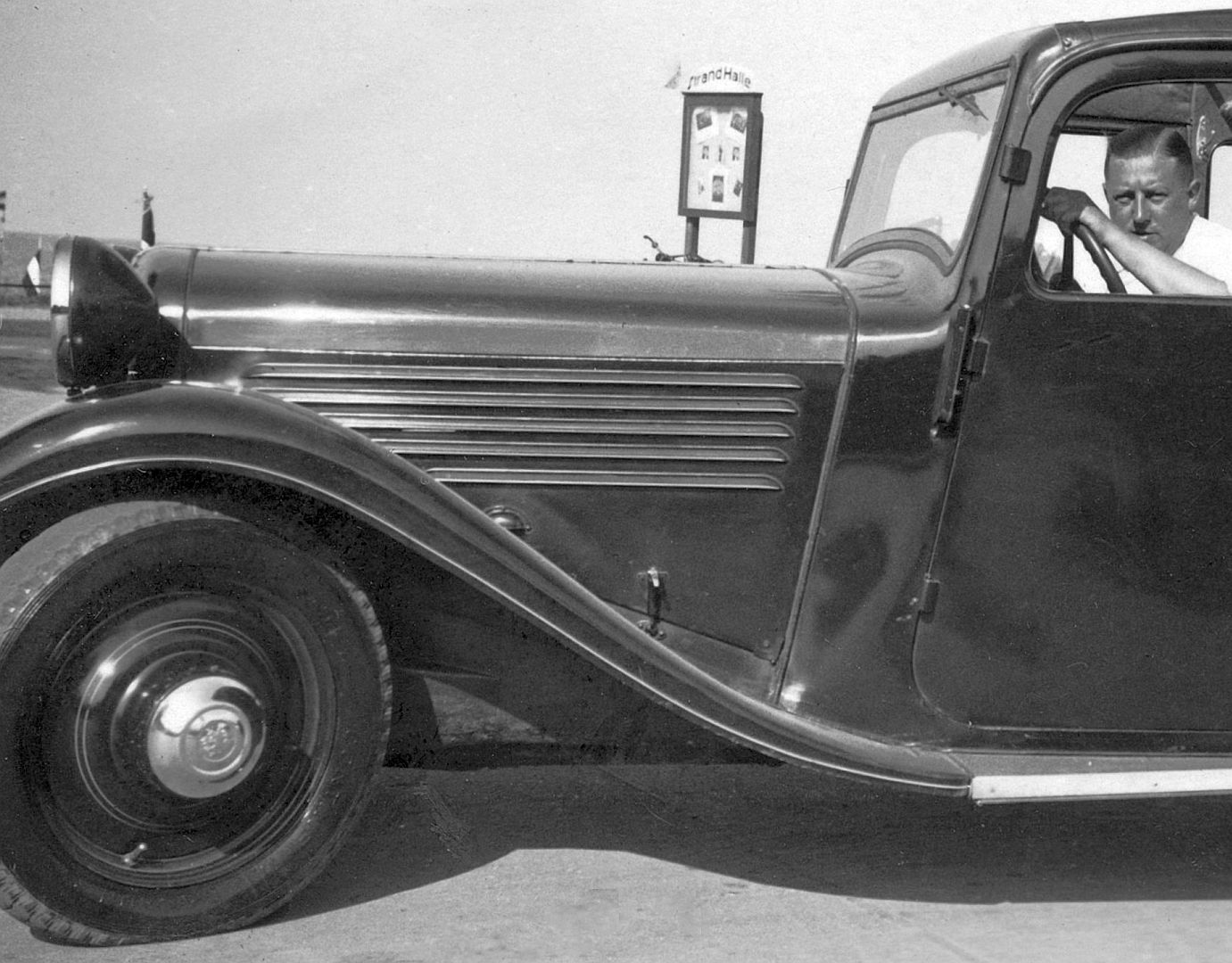 Urlaubsfoto mit Stoewer R-140 Rolldach-Limousine | Vorkriegsautos auf ...