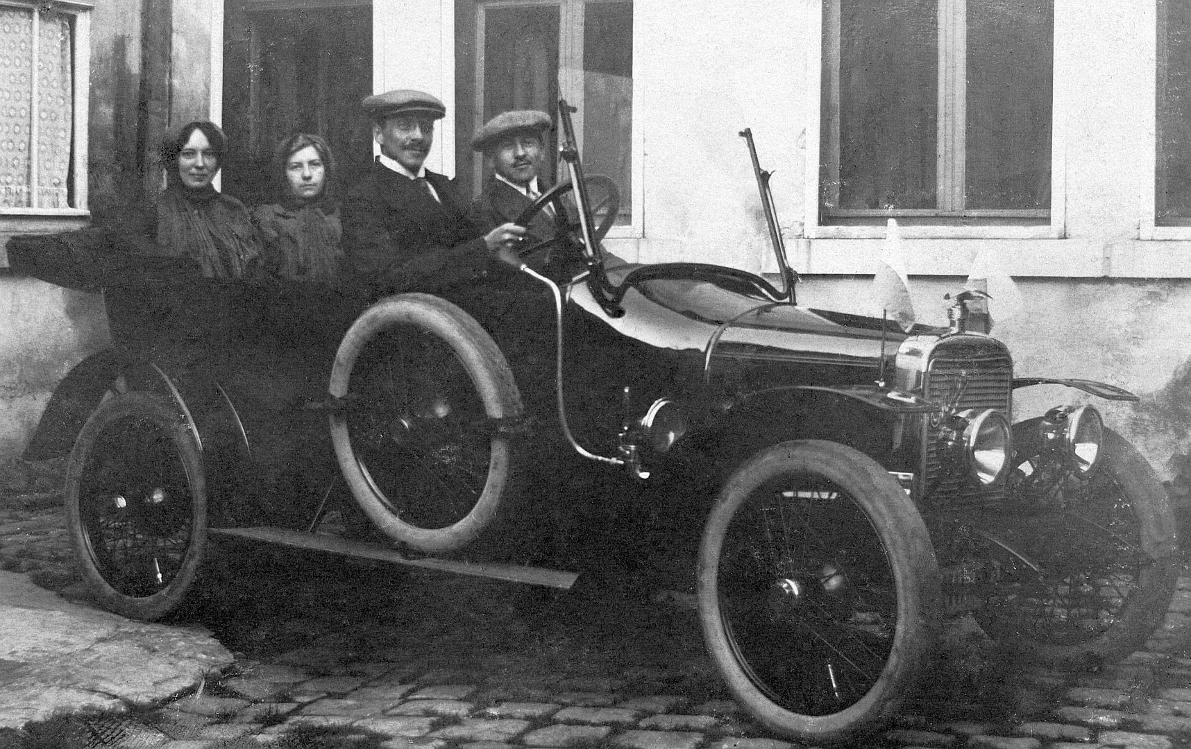 Überraschend wintertauglich: Adler 5/14 PS von 1914 | Vorkriegsautos ...