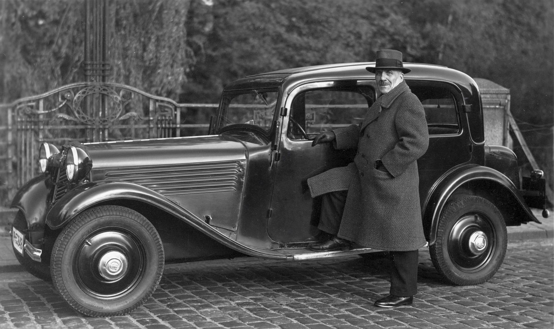 Der Typ hat Charakter! Ein Stoewer R-140 | Vorkriegsautos auf alten Fotos